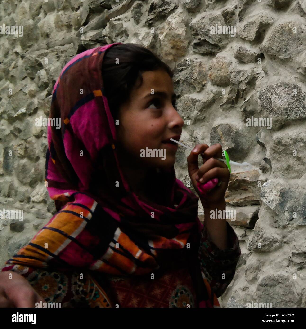 Pakistan hunza karimabad girl hi-res stock photography and images - Alamy