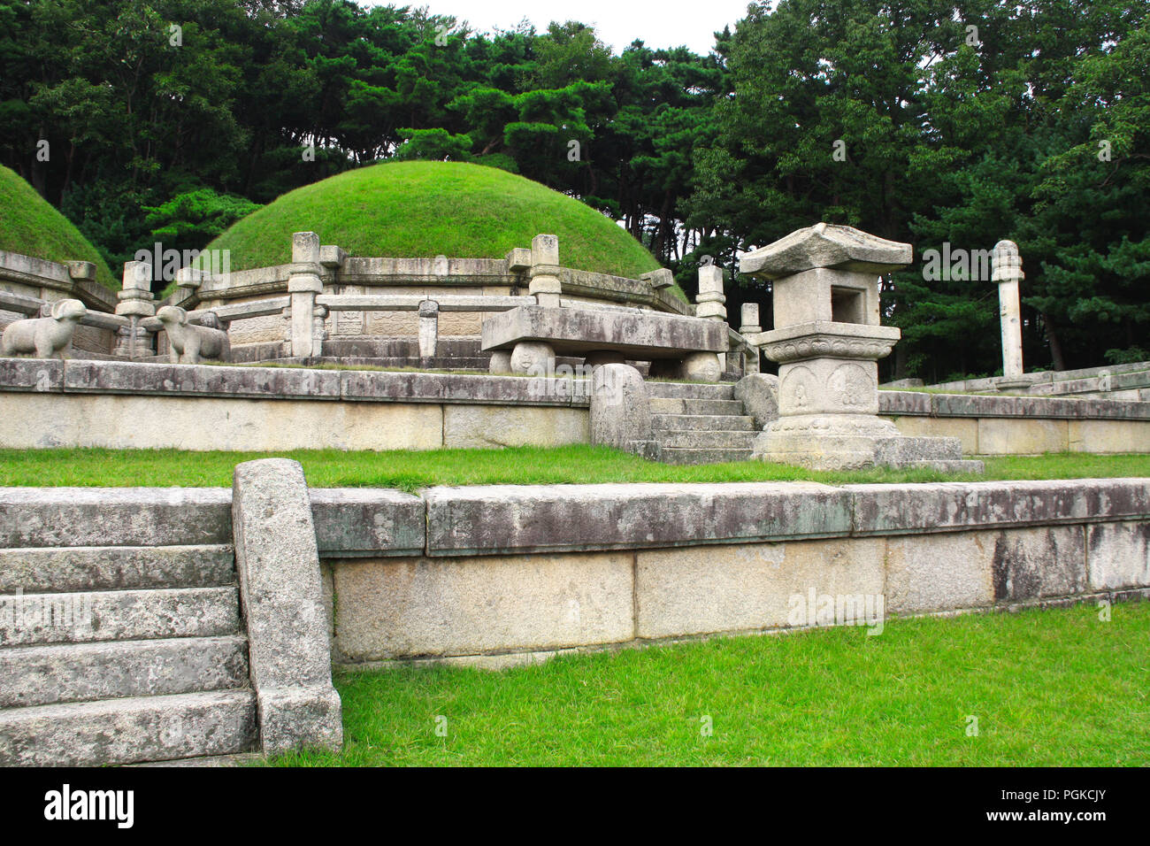 Tombs of King Kongmin (Konmin-van), Koryo Dynasty, 14th-century ...