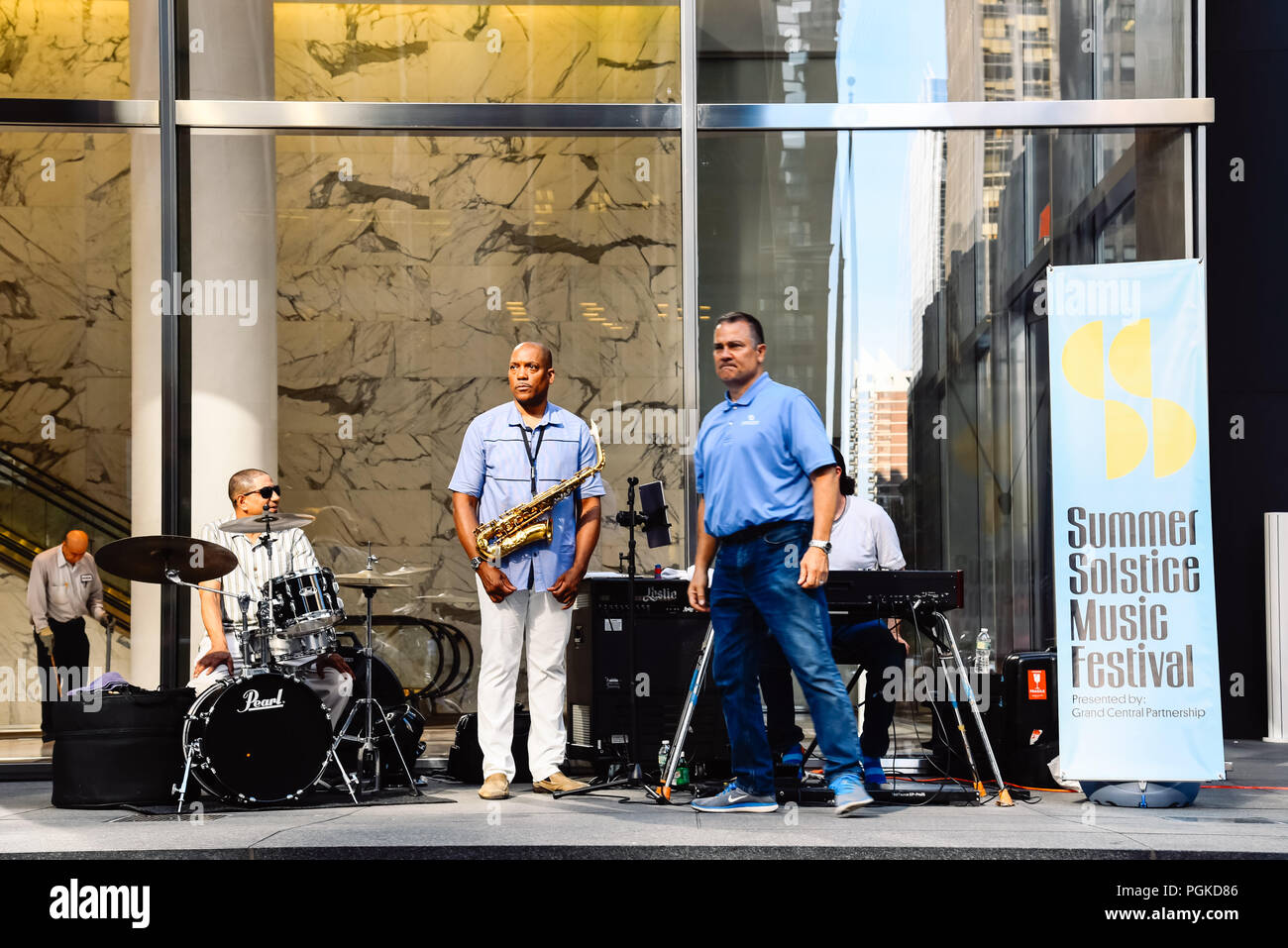 Nyc outdoor concert hi-res stock photography and images - Alamy