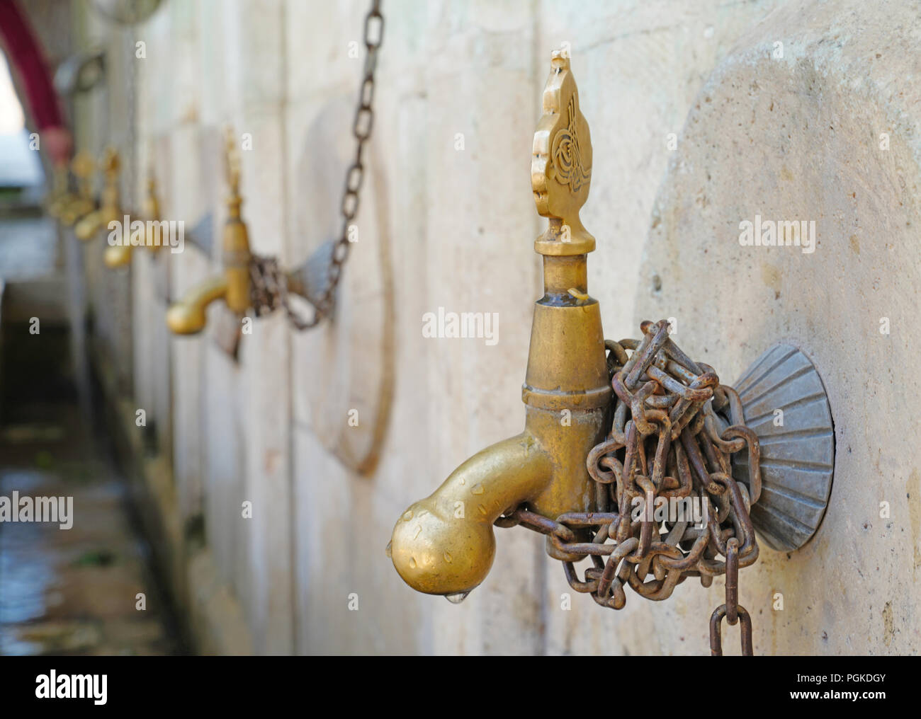 Fountains in a row hi-res stock photography and images - Alamy