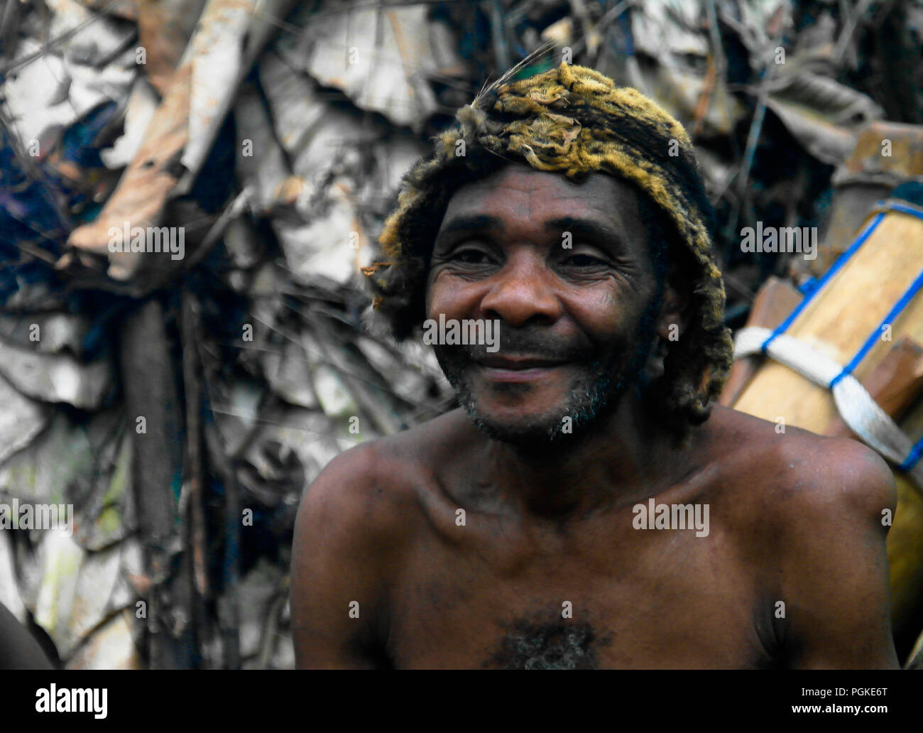 Baka tribe hi-res stock photography and images - Alamy