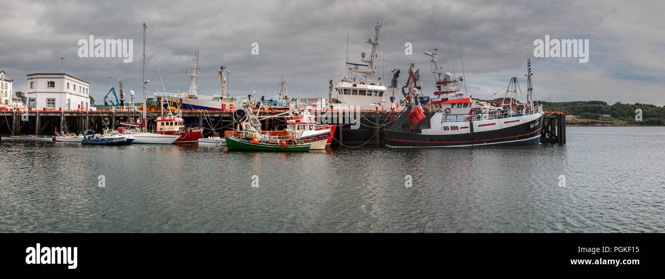 Donegal harbour hi-res stock photography and images - Alamy