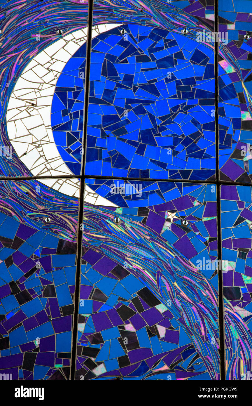 Baltimore's American Visionary Art Museum mirrored glass mosaic facade ...