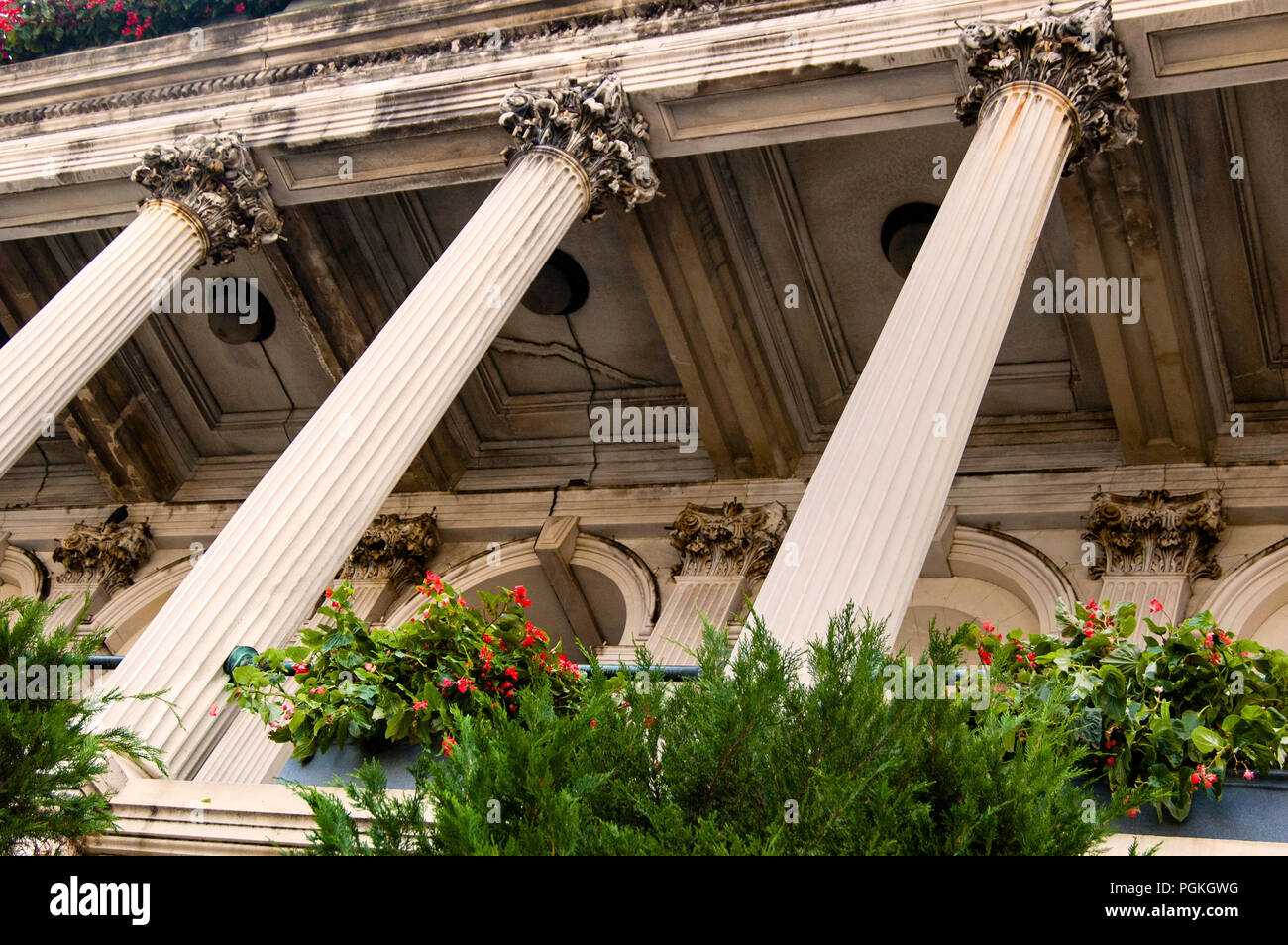 Baltimore City Hall French Renaissance Revival architecture with fluted ...