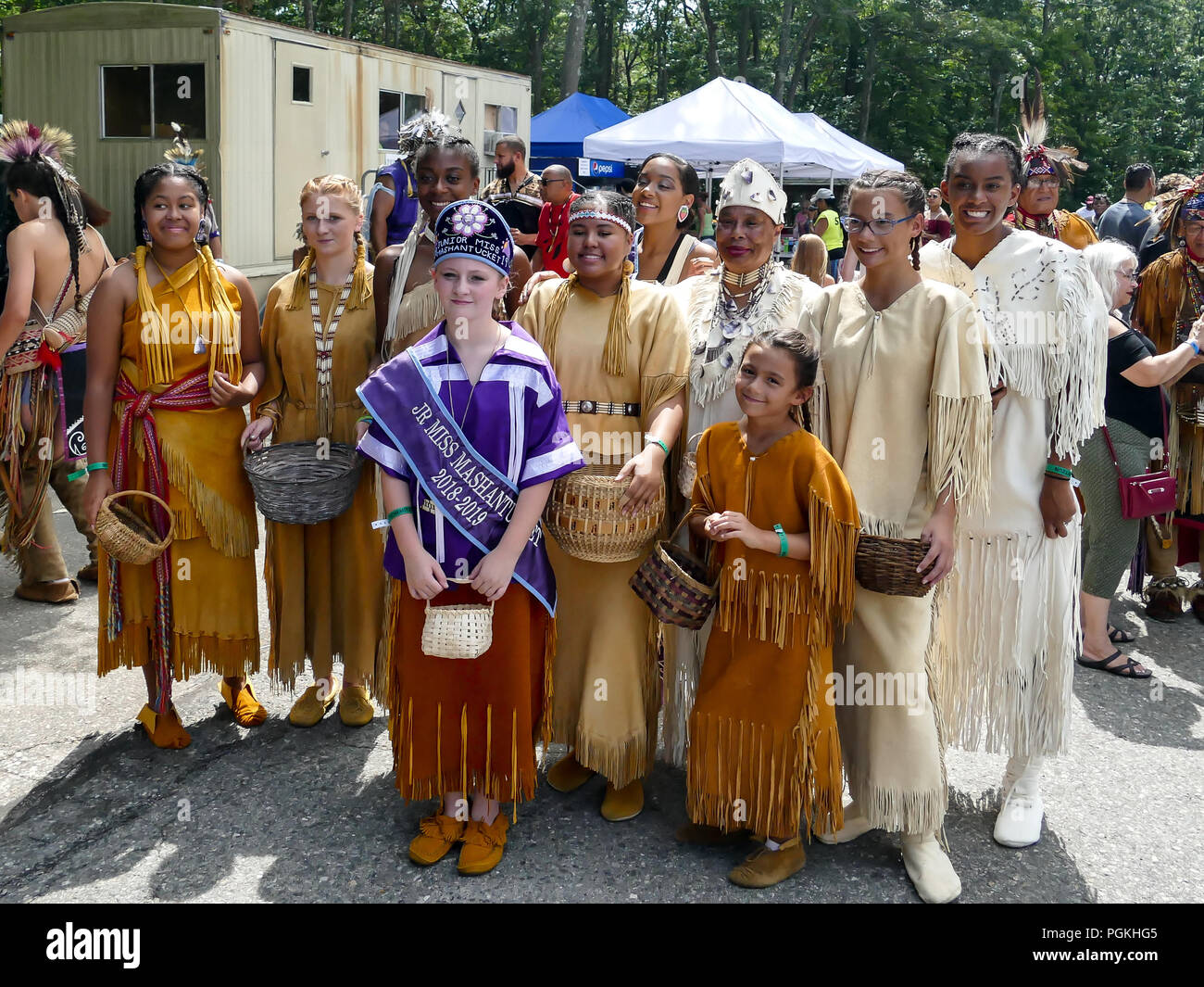 Mashantucket dance hi-res stock photography and images - Alamy