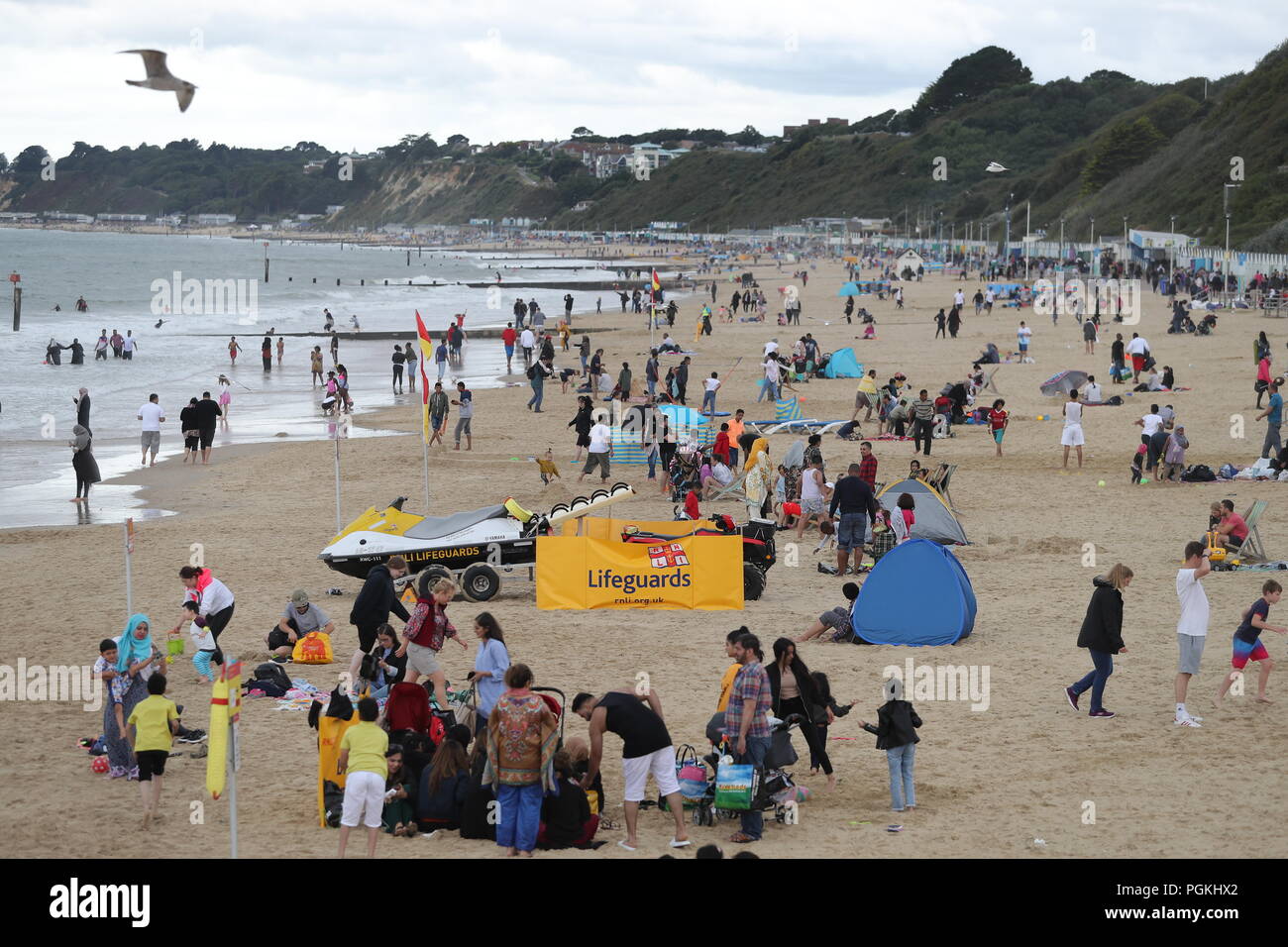 Bournemouth beach rnli lifeguard rnli lifeguards hi-res stock ...
