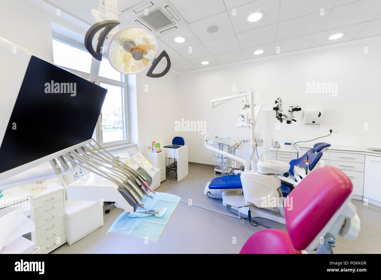 Interior of a dentist's office Stock Photo - Alamy