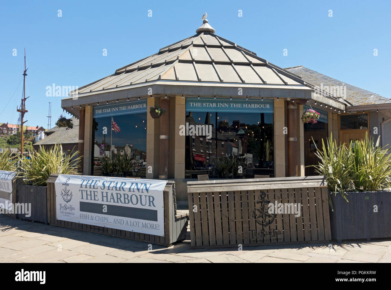Star in the harbour whitby hi-res stock photography and images - Alamy