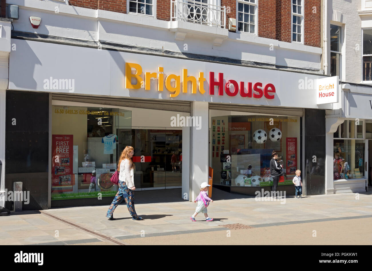 Scarborough town centre shops hi-res stock photography and images - Alamy