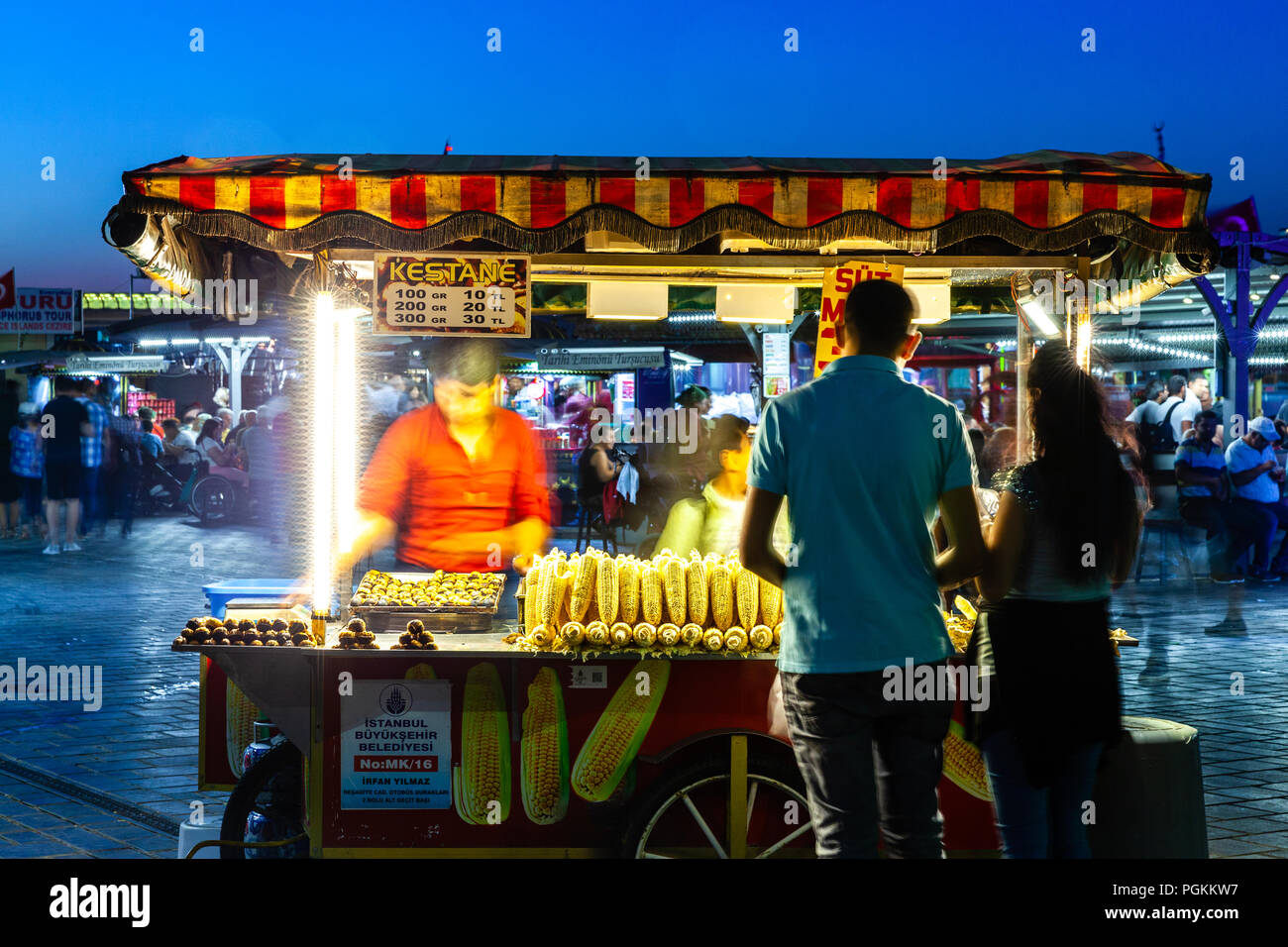 ISTANBUL, TURKEY - AUGUST 14: Street food vendor sells corn cobs and ...