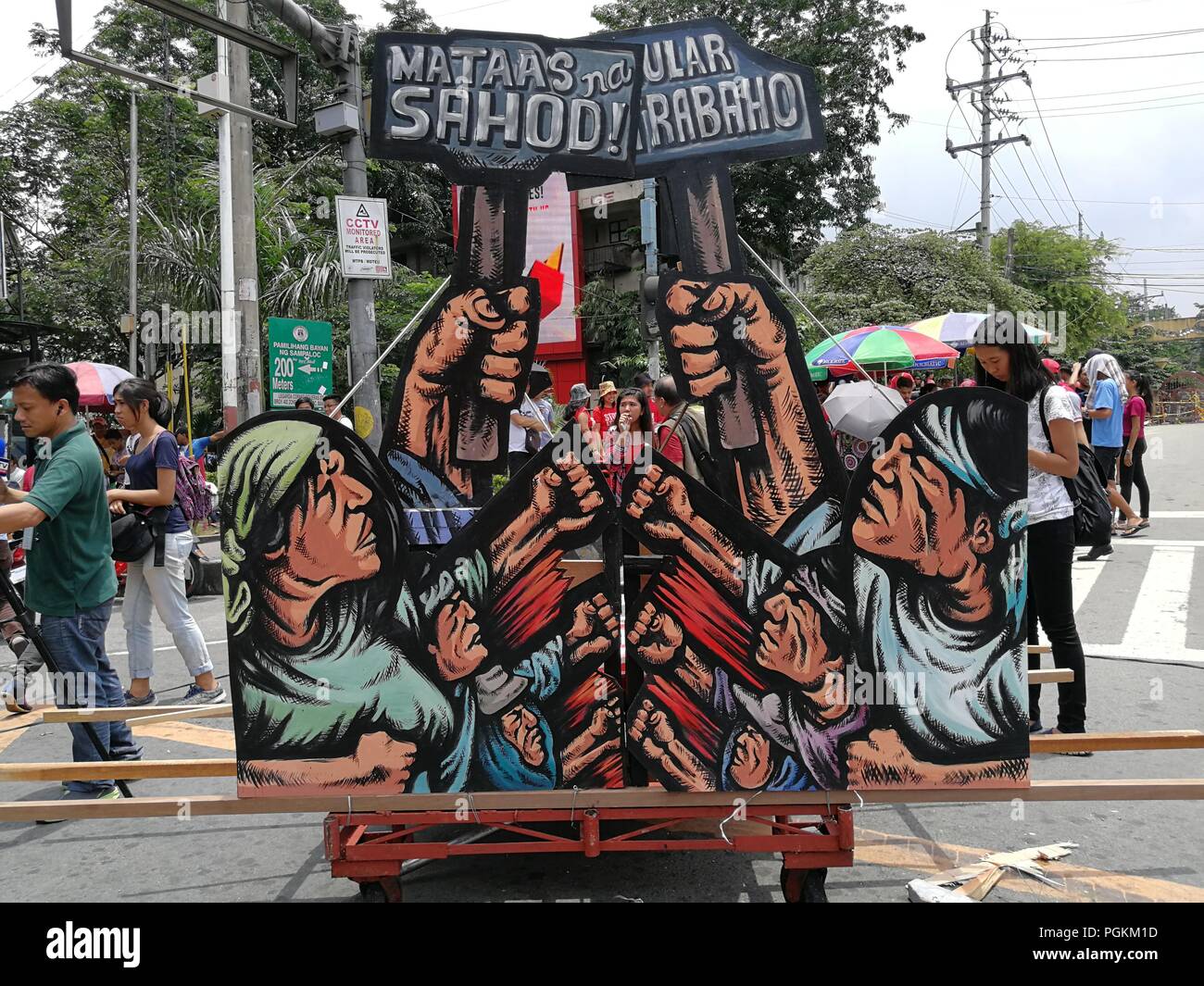 Manila, Philippines. 27th Aug, 2018. Thousands of militant workers ...