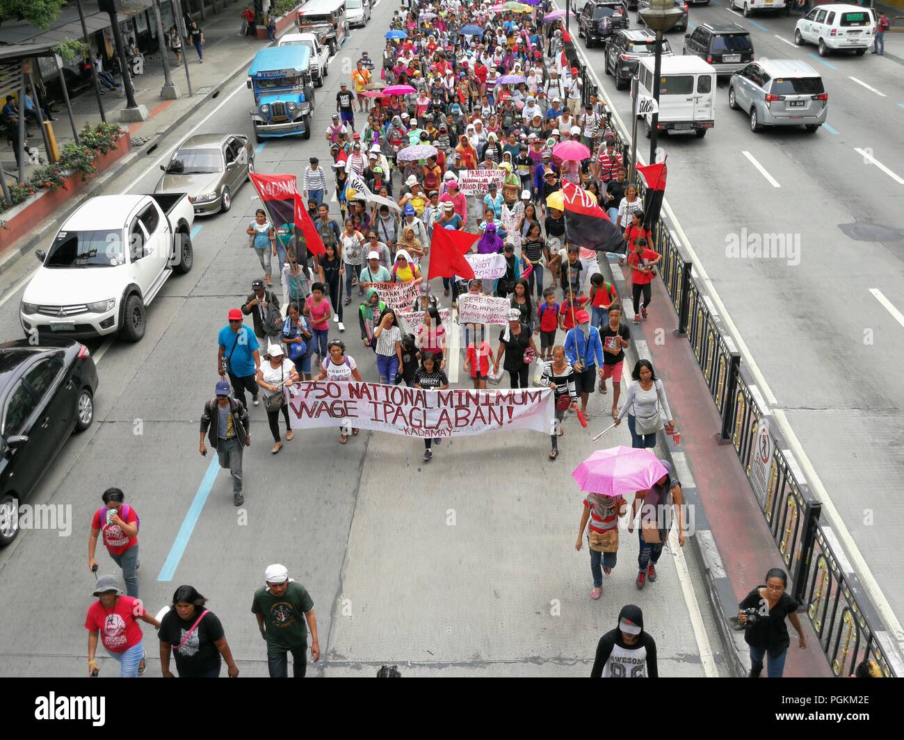 Manila, Philippines. 27th Aug, 2018. Thousands of militant workers ...