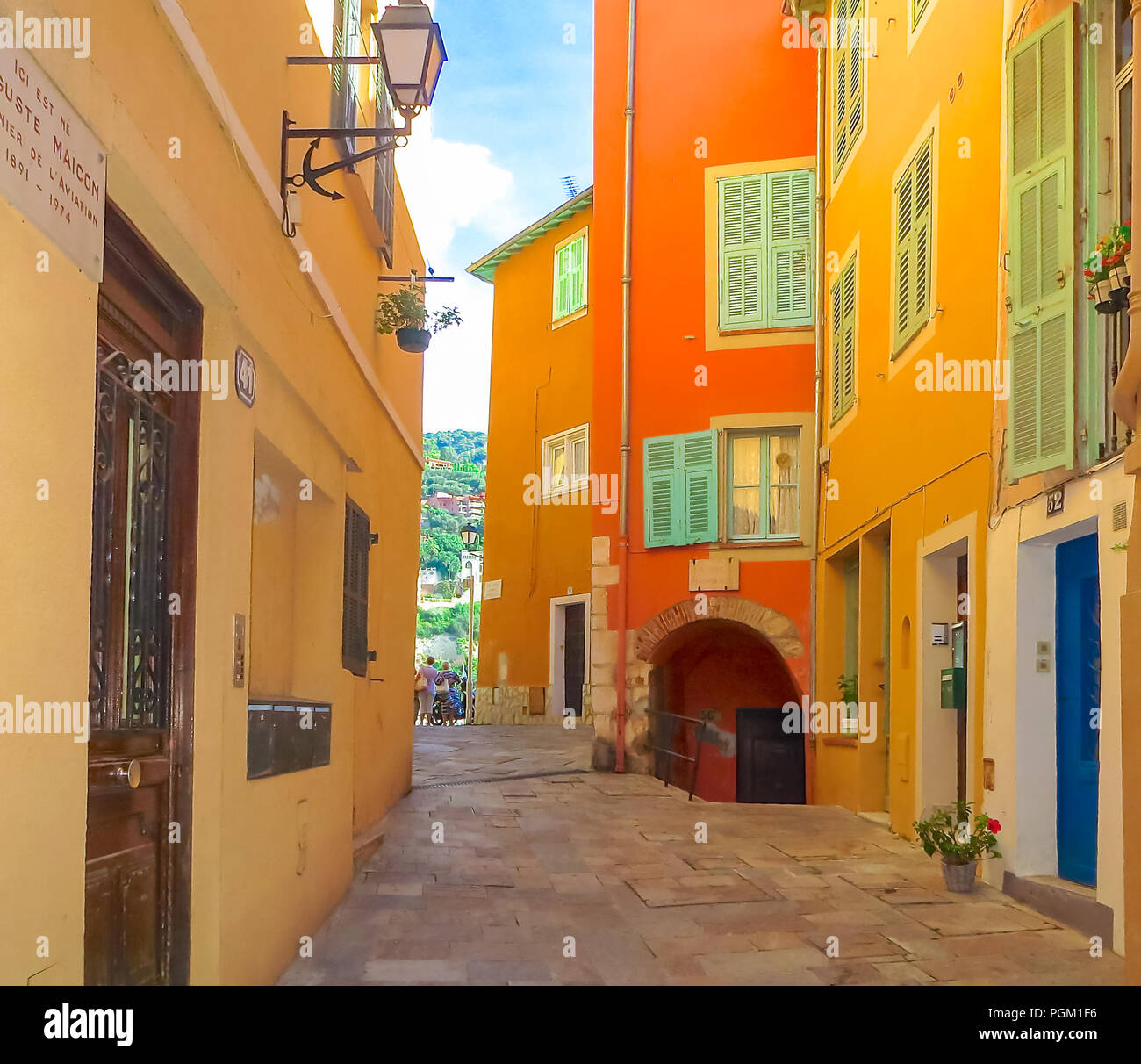 French alleyway hi-res stock photography and images - Alamy