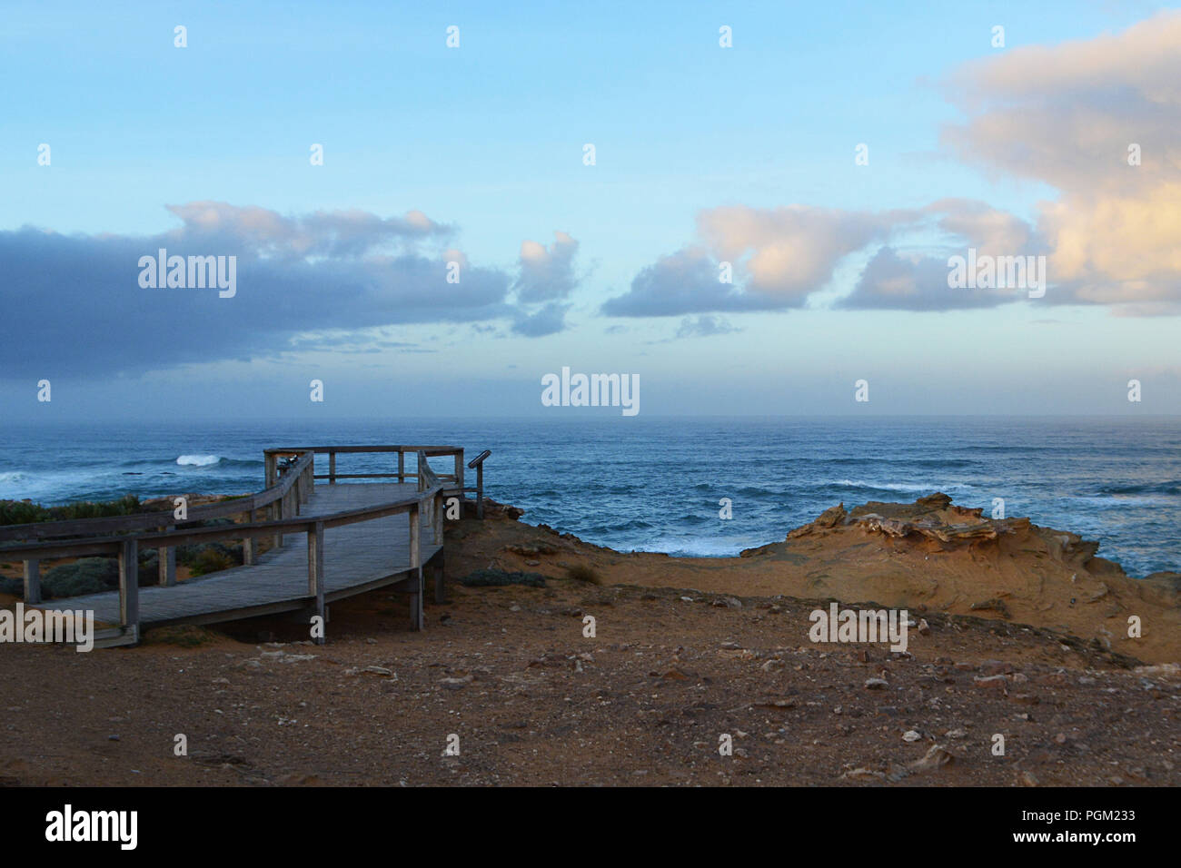 Ocean thunder hi-res stock photography and images - Alamy