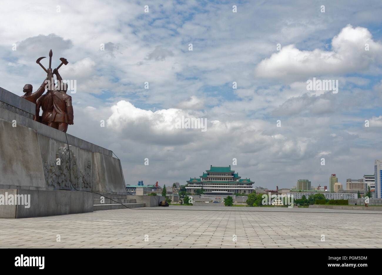 The Grand People's Study house on Kim Il-sung Square in Pyongyang ...
