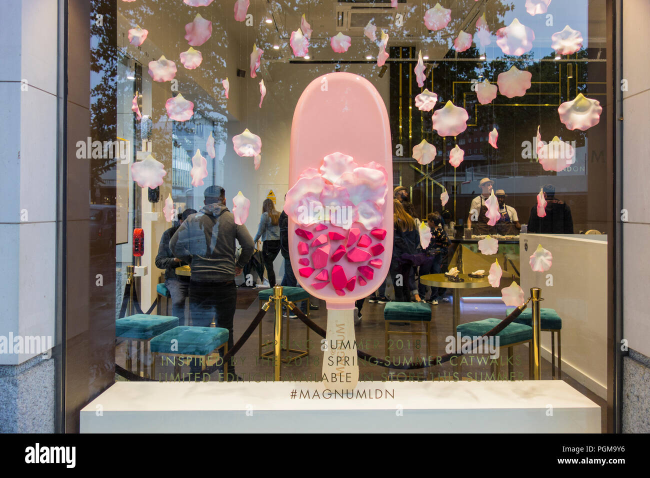 Magnum store hi-res stock photography and images - Alamy