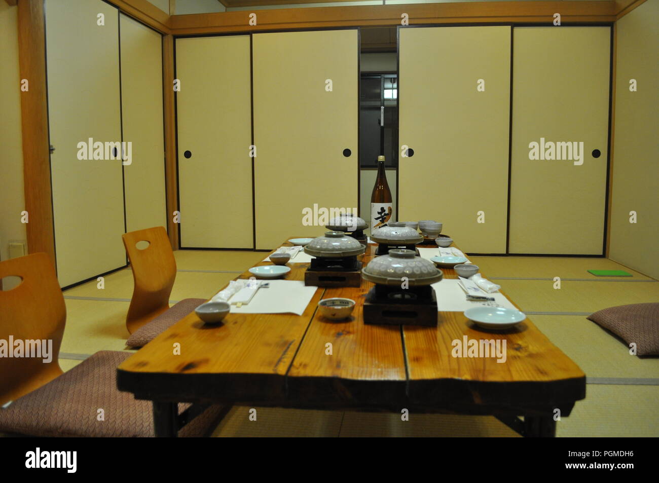 Japanese traditional hotel ryokan hi-res stock photography and images ...