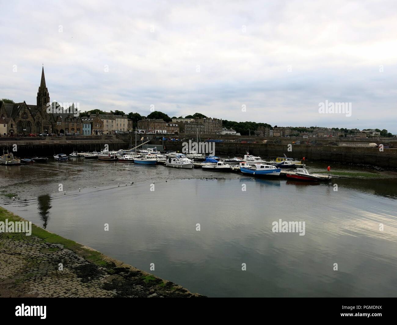 Low tide newhaven hi-res stock photography and images - Alamy