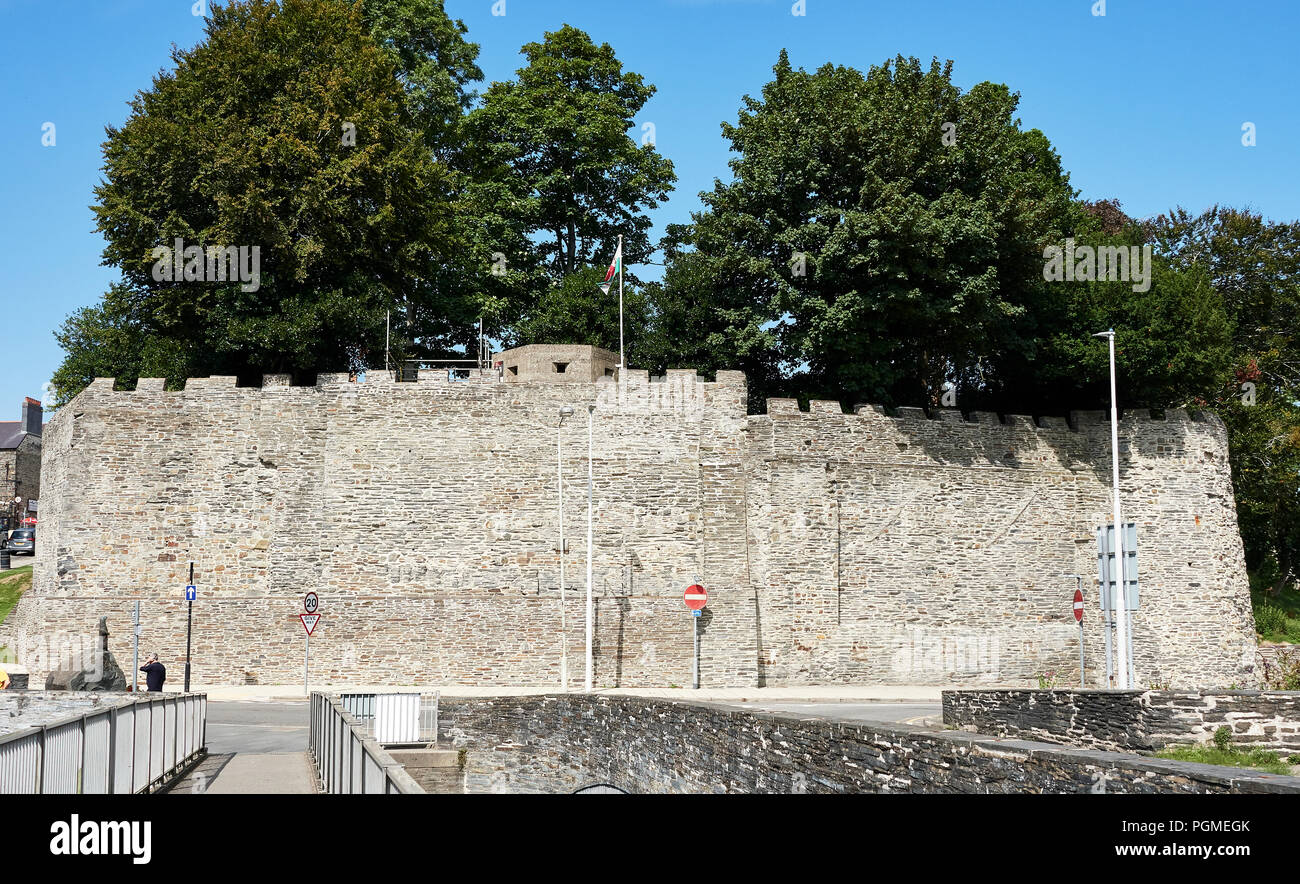 Cardigan castle wales hi-res stock photography and images - Alamy