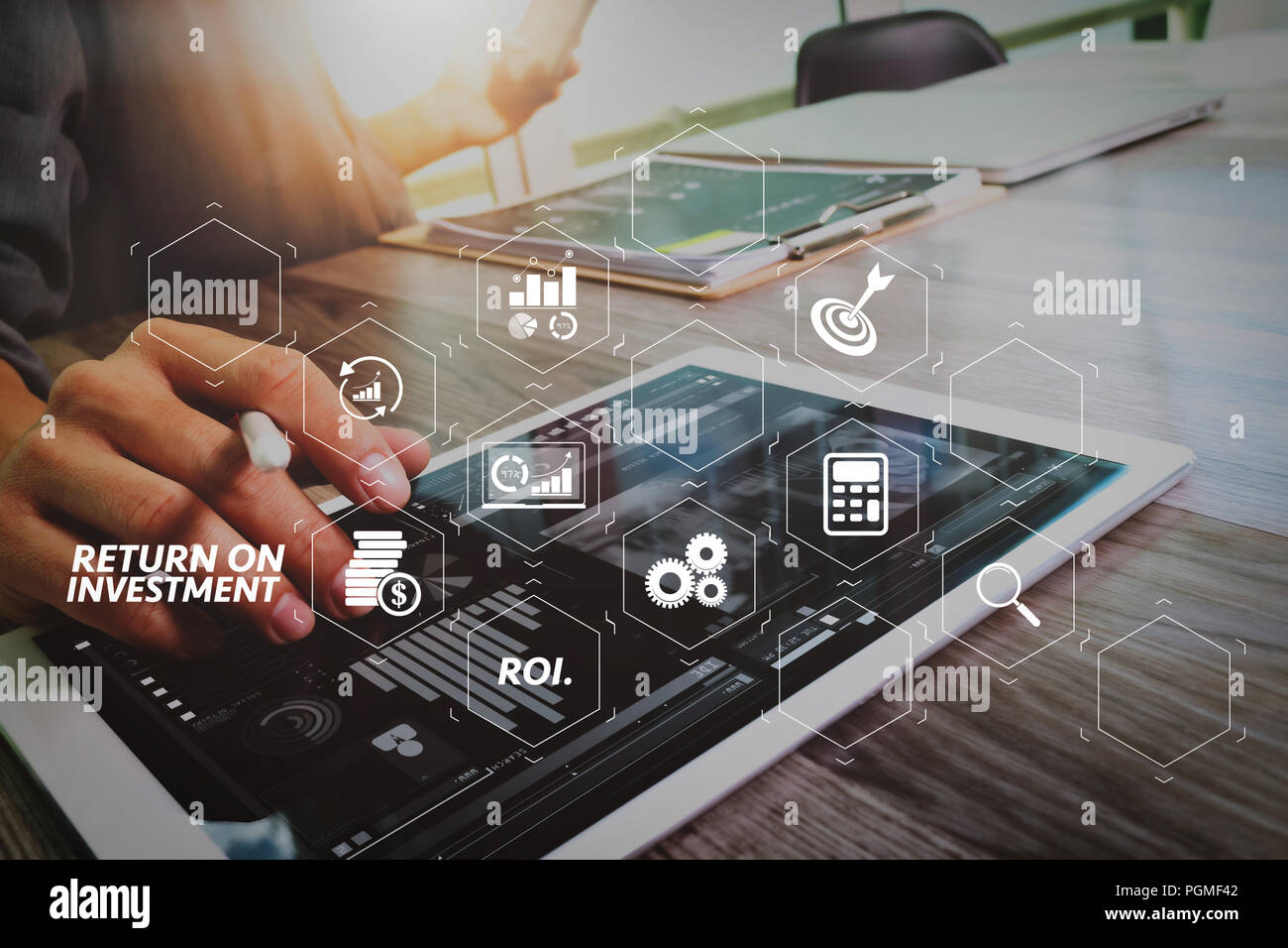 ROI Return on Investment indicator in virtual dashboard for improving ...