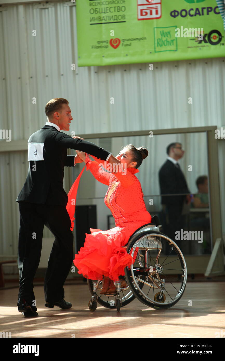 Wheelchair dance hi-res stock photography and images - Alamy