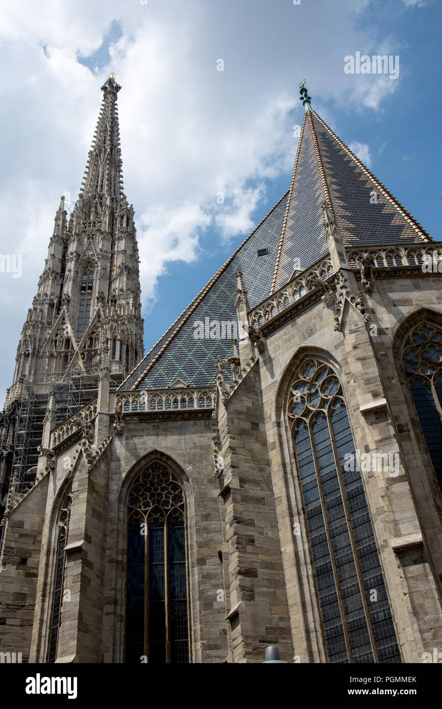 St stephen church vienna roof hi-res stock photography and images - Alamy