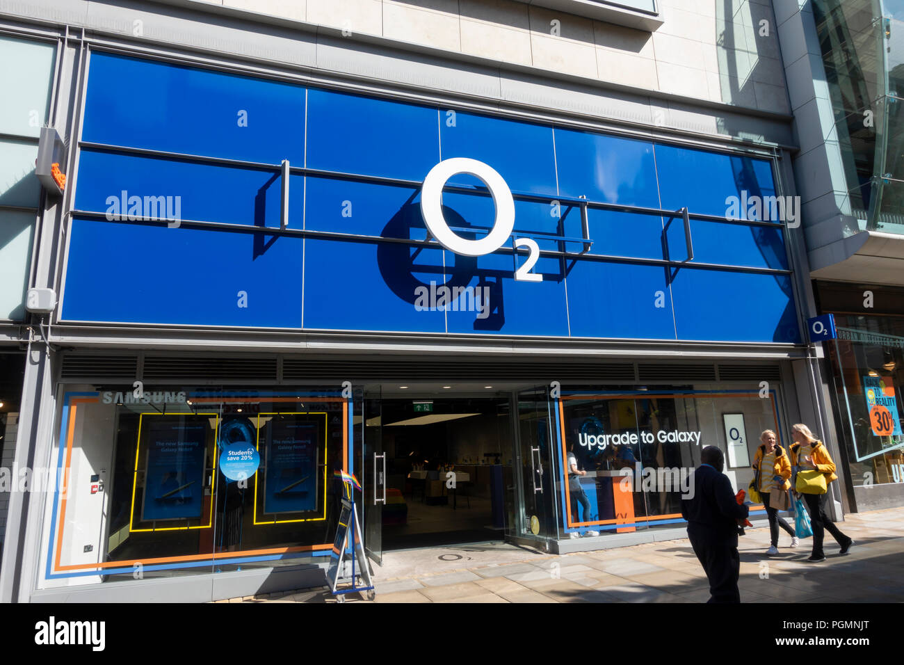 o2 shop on Market Street, Manchester Stock Photo - Alamy