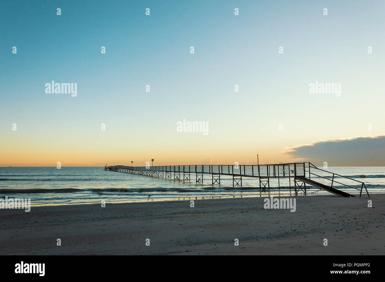 Sandy beaches of Rimini shortly after dawn in winter Stock Photo - Alamy