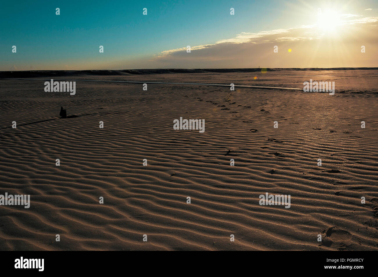 Sandy beaches of Rimini shortly after dawn in winter Stock Photo - Alamy