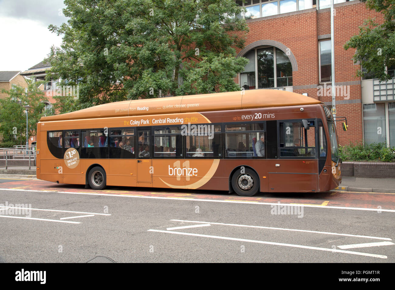 Reading bus hi-res stock photography and images - Alamy