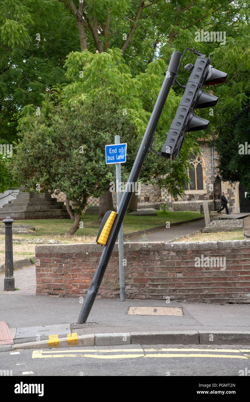 Damaged traffic lights Stock Photo - Alamy