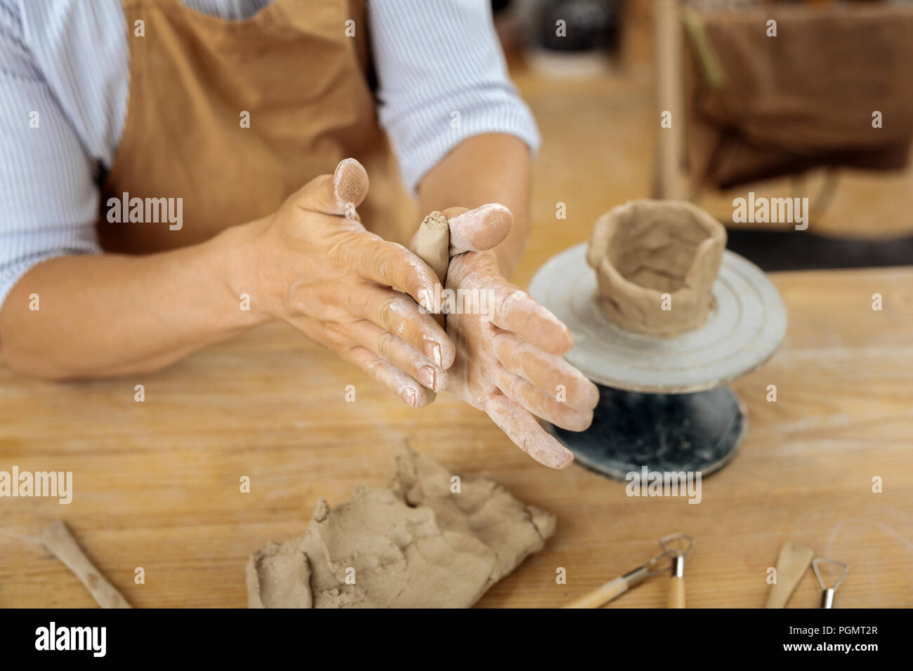 Wooden pottery wheel hi-res stock photography and images - Alamy
