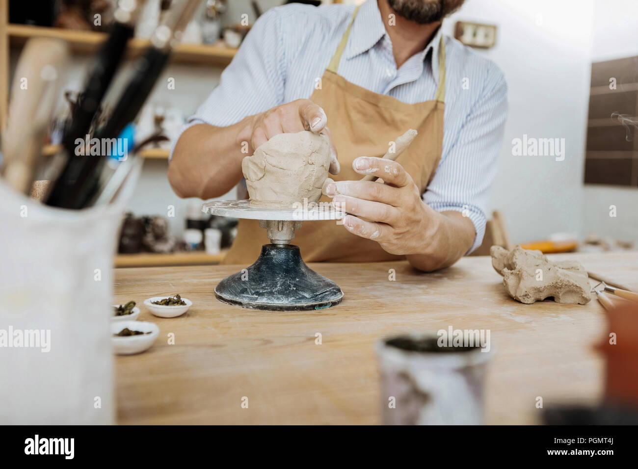 Ceramist hi-res stock photography and images - Alamy
