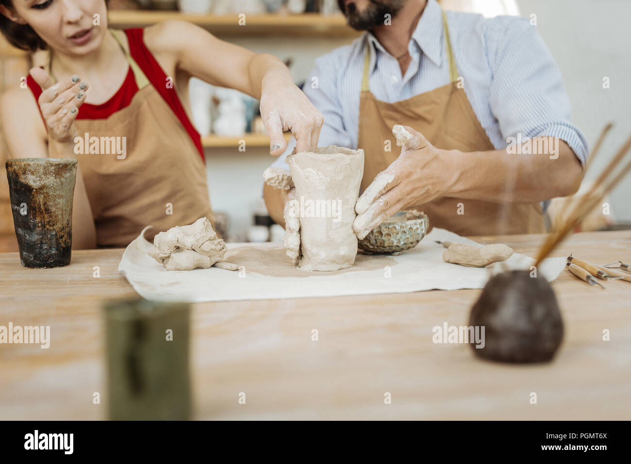 Female ceramist hi-res stock photography and images - Alamy