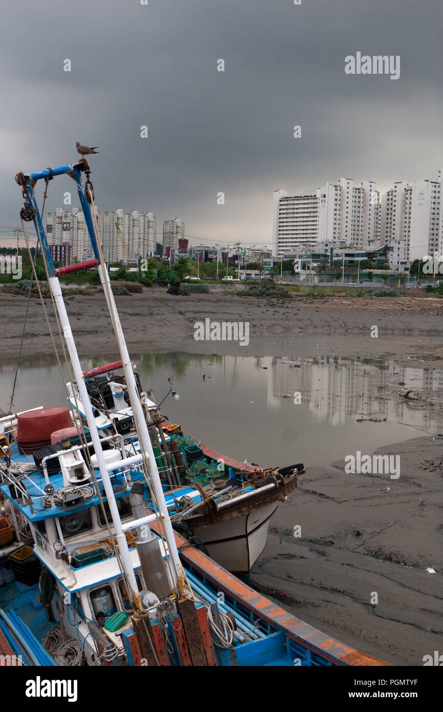Sorae dock hi-res stock photography and images - Alamy