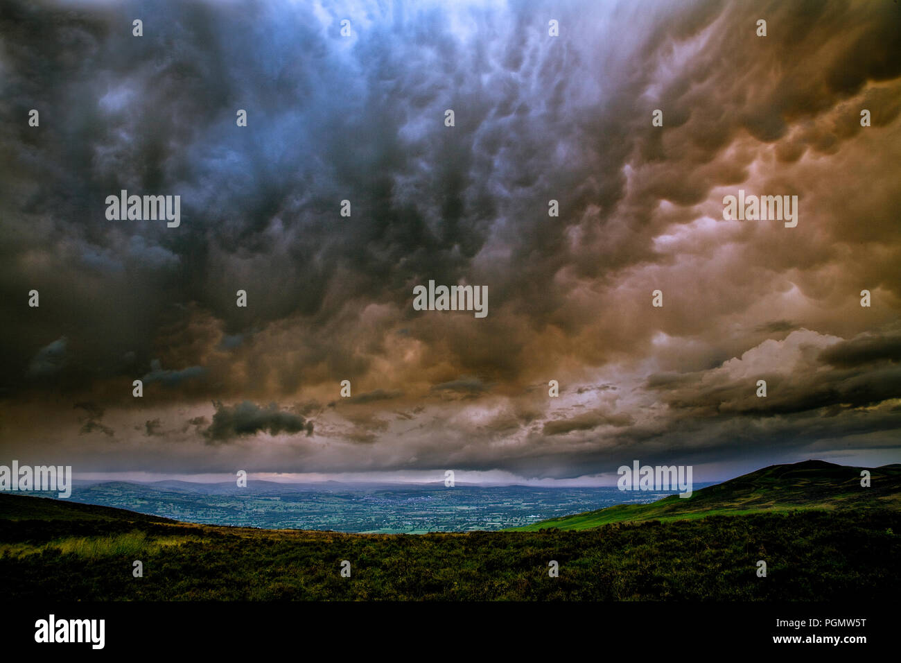 Vale of clwyd landscape hi-res stock photography and images - Alamy
