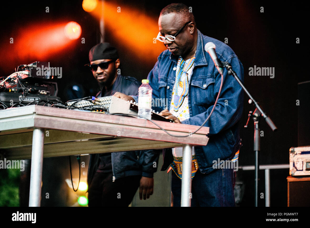 Dub music hi-res stock photography and images - Alamy