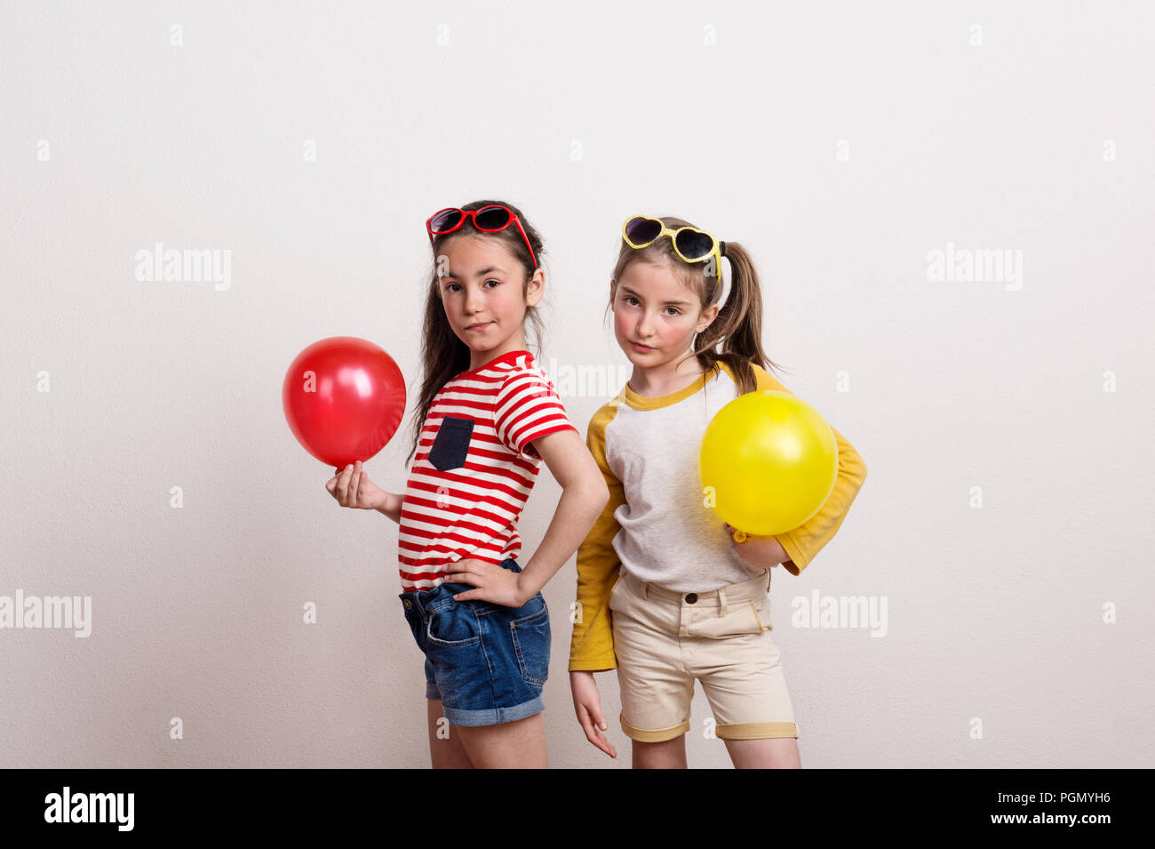 Young schoolgirl hi-res stock photography and images - Alamy