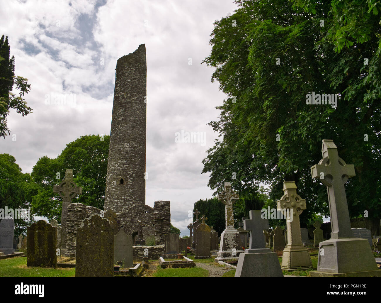 Crosses in a graveyard hi-res stock photography and images - Alamy