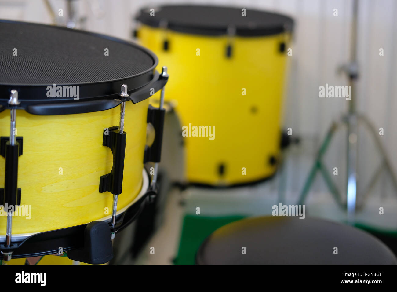 Yellow drum hi-res stock photography and images - Alamy
