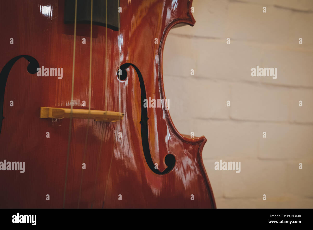 Learn cello hi-res stock photography and images - Alamy
