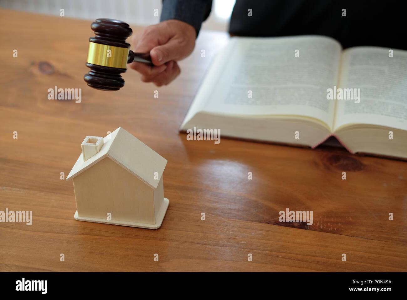 Auctioneer housing hi-res stock photography and images - Alamy
