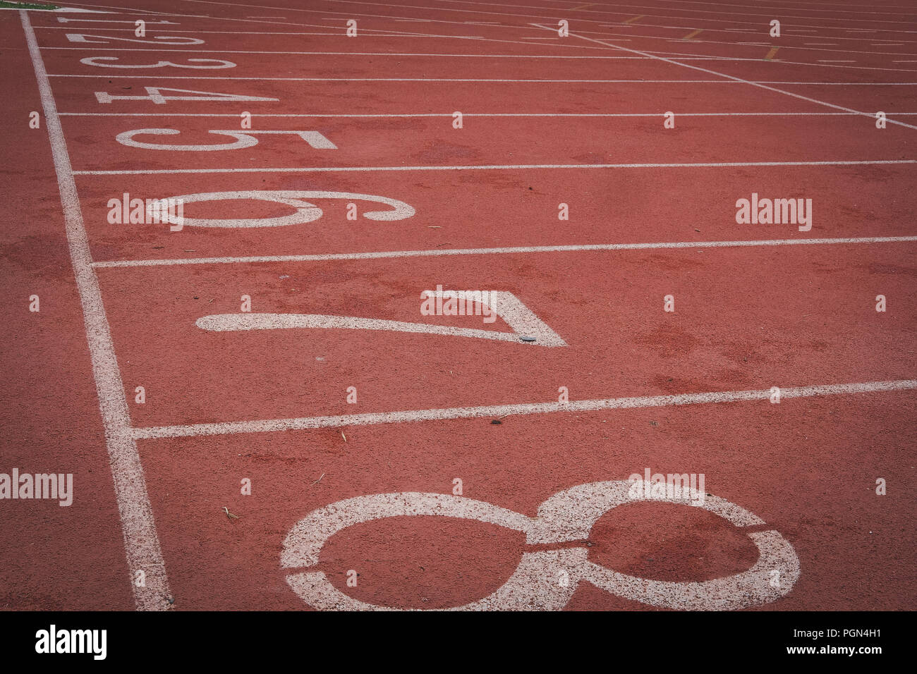 8 lane track hi-res stock photography and images - Alamy