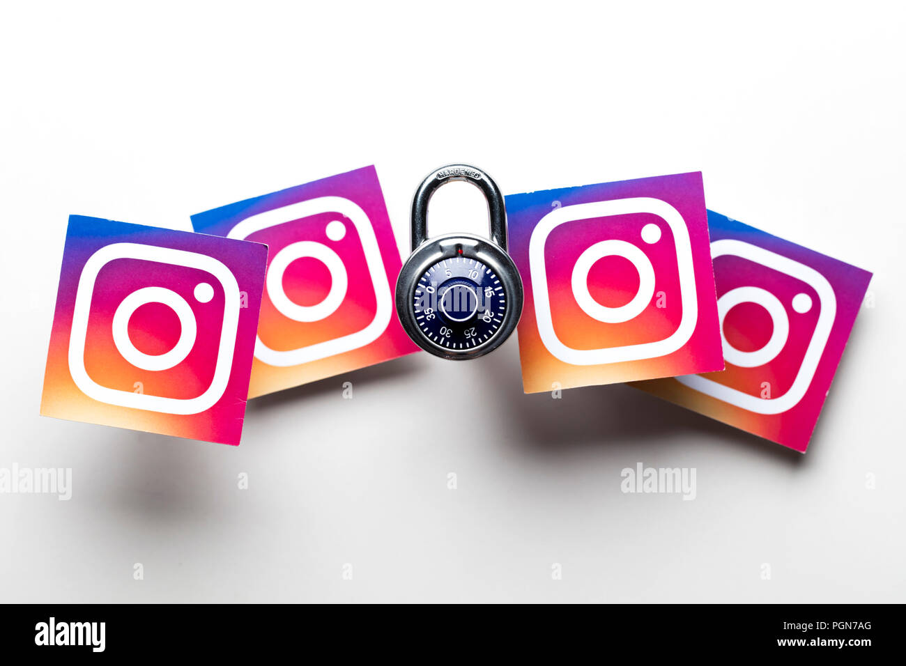 Instagram logos hi-res stock photography and images - Alamy