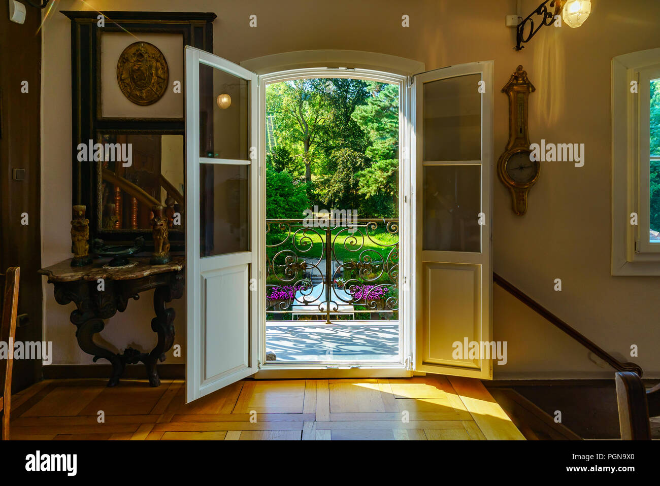 Beautiful rich classic interior of XIX century, old house Stock Photo ...