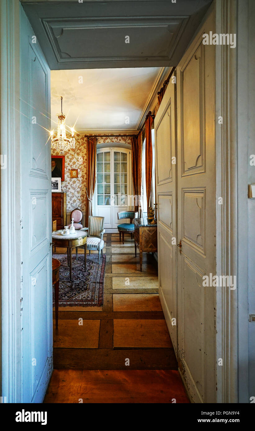 Beautiful rich classic interior of XIX century, old house Stock Photo ...