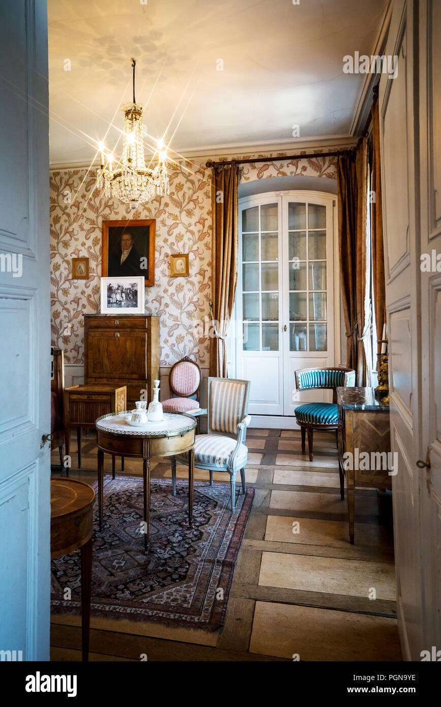 Beautiful rich classic interior of XIX century, old house Stock Photo ...