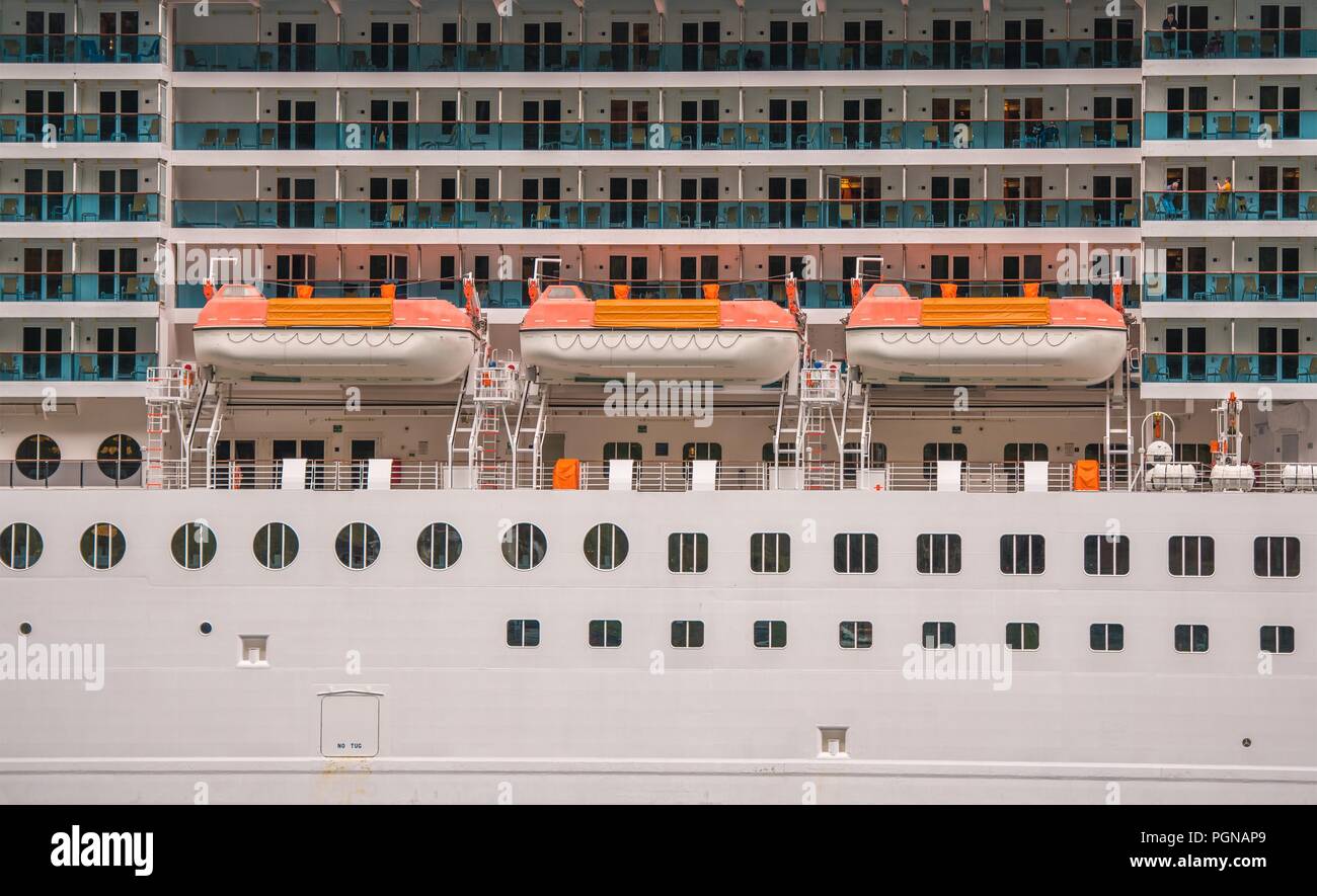 Ship decks hi-res stock photography and images - Alamy