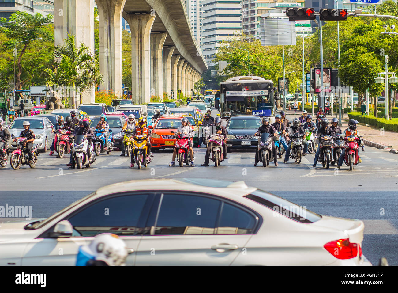 Blocked intersection green light hi-res stock photography and images ...