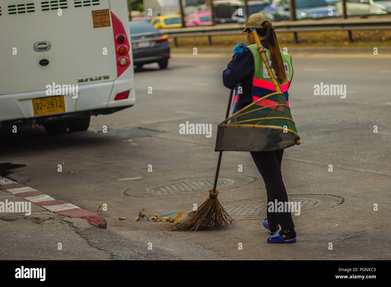 Thailand street sweeper High Resolution Stock Photography and Images ...